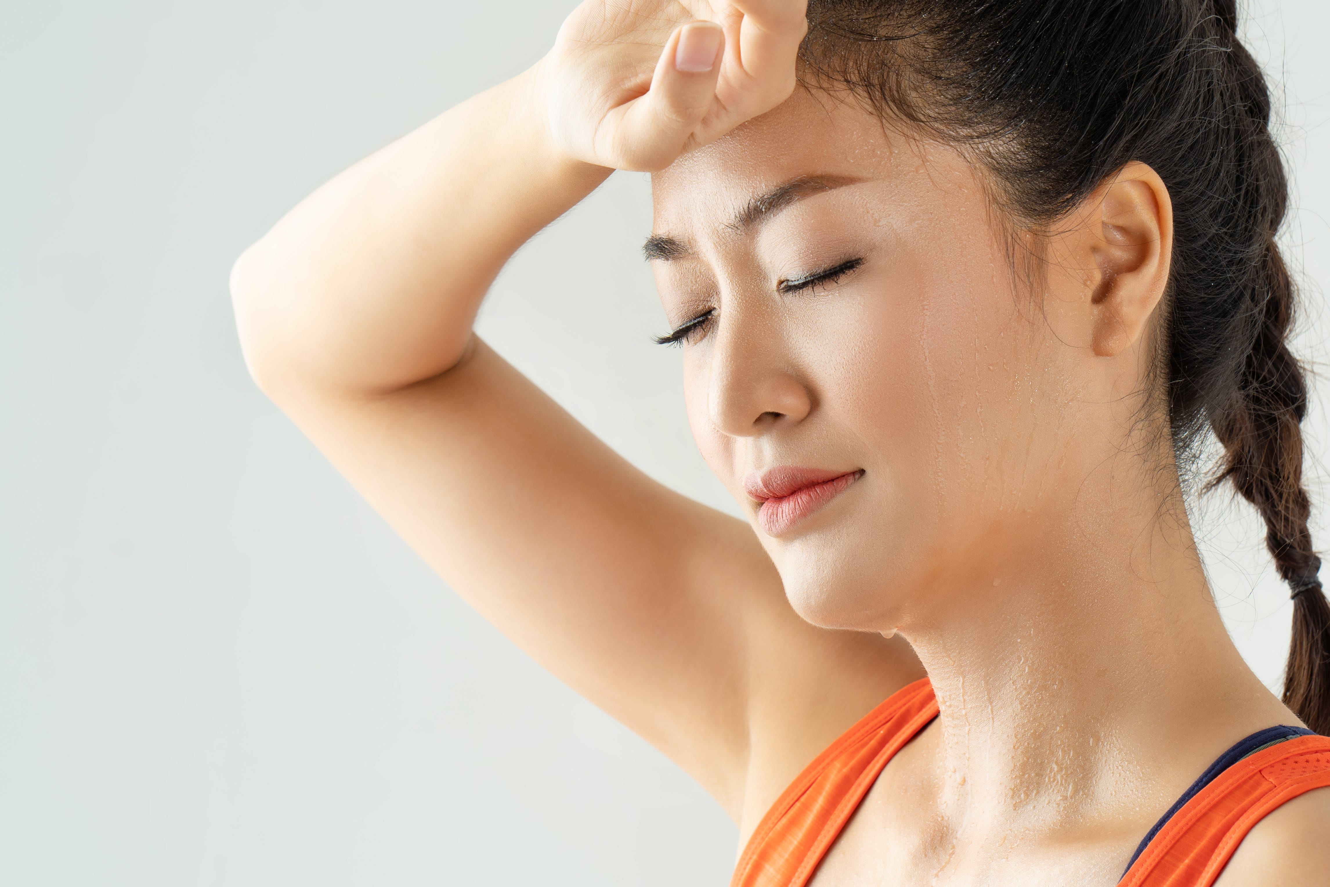 Schwitzen im Gesicht: Das hilft bei Gesichtsschweiß